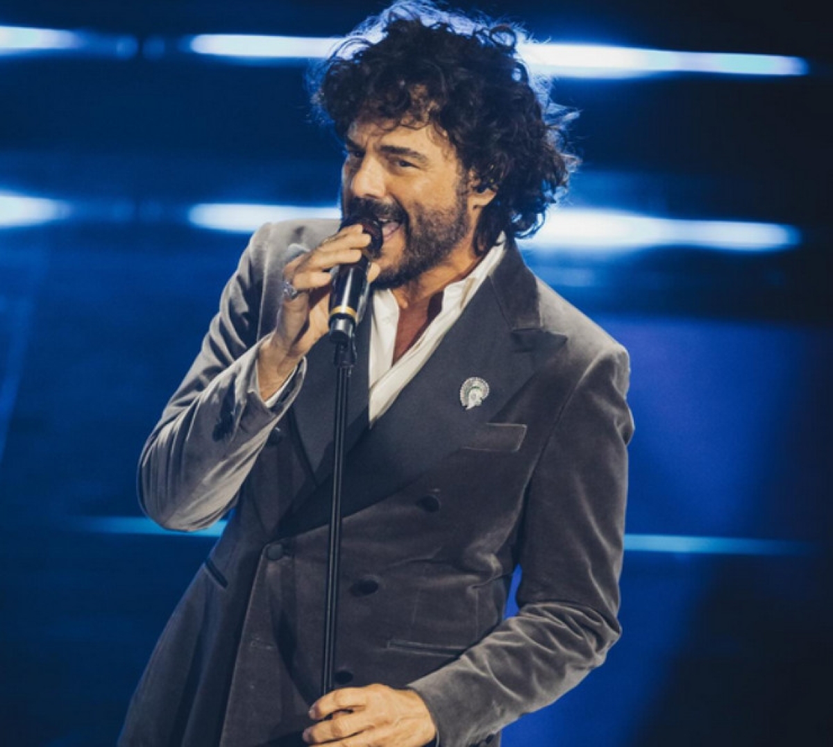 Francesco Renga, la compagna è bresciana, ecco cosa fa nella vita