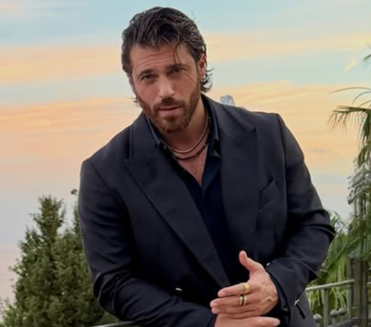 Can Yaman, la sfuriata social sul presunto flirt: "Cretìni"